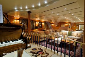 CHRISTINA O Yacht - 326ft Canadian Vickers 1943 | YachtBuyer