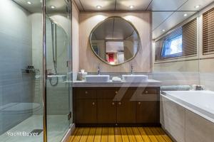 AKIKO Yacht - 112ft Alloy Yachts 2007 | YachtBuyer