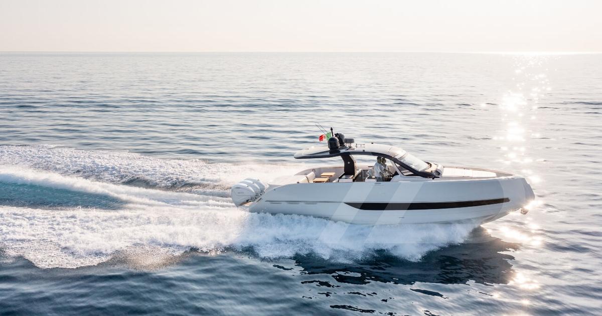 Invictus TT420s Boat