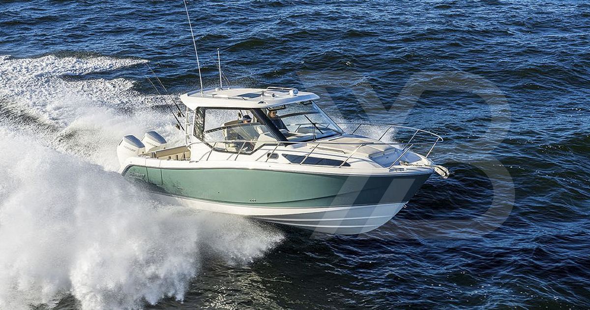 Boston Whaler 325 Conquest Boat