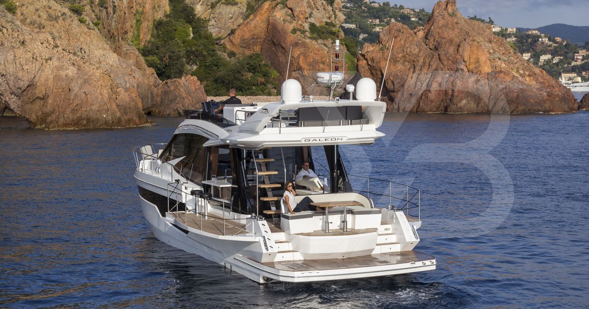 Galeon 500 Fly Review & Test Drive Video