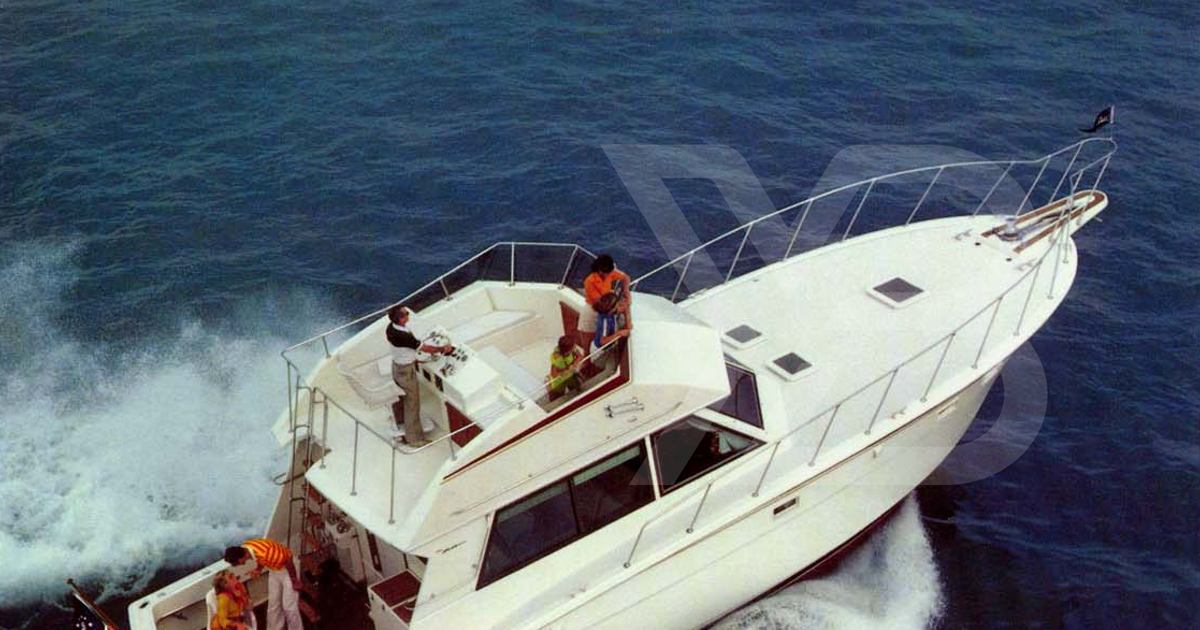 Hatteras 43 Convertible Yacht (Gen 1, 1978 - 1983)