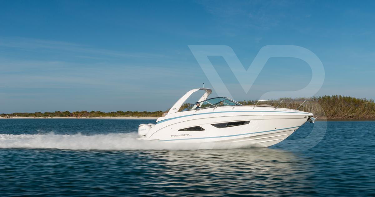 Regal Boats 33 XO Boat