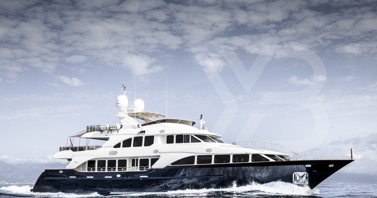 SOHO Yacht - 121ft Benetti 2009 | YachtBuyer