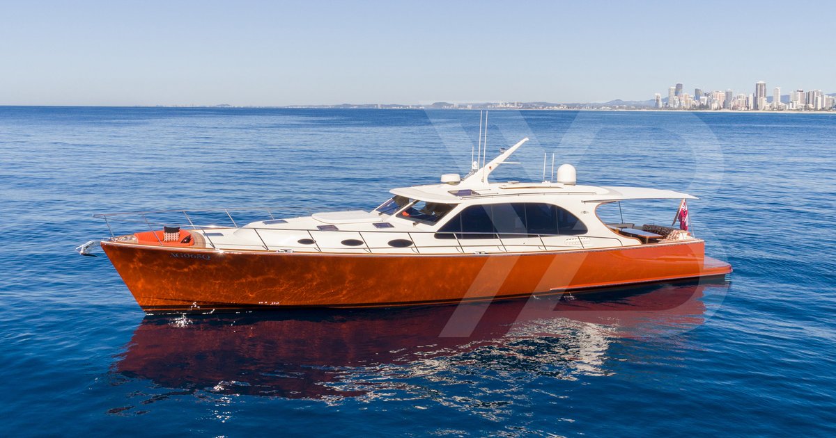 Palm Beach 65 Sedan Boat