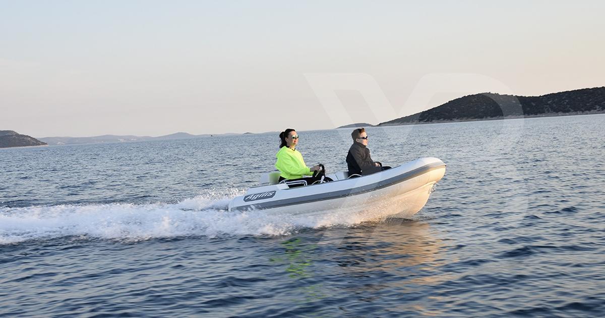 Agilis 280 Yacht | YachtBuyer