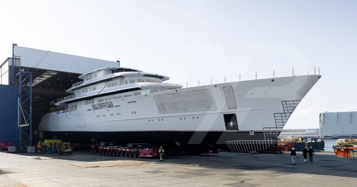 83m Feadship Superyacht Project Solent Arrives in Kaag for Outfitting ...