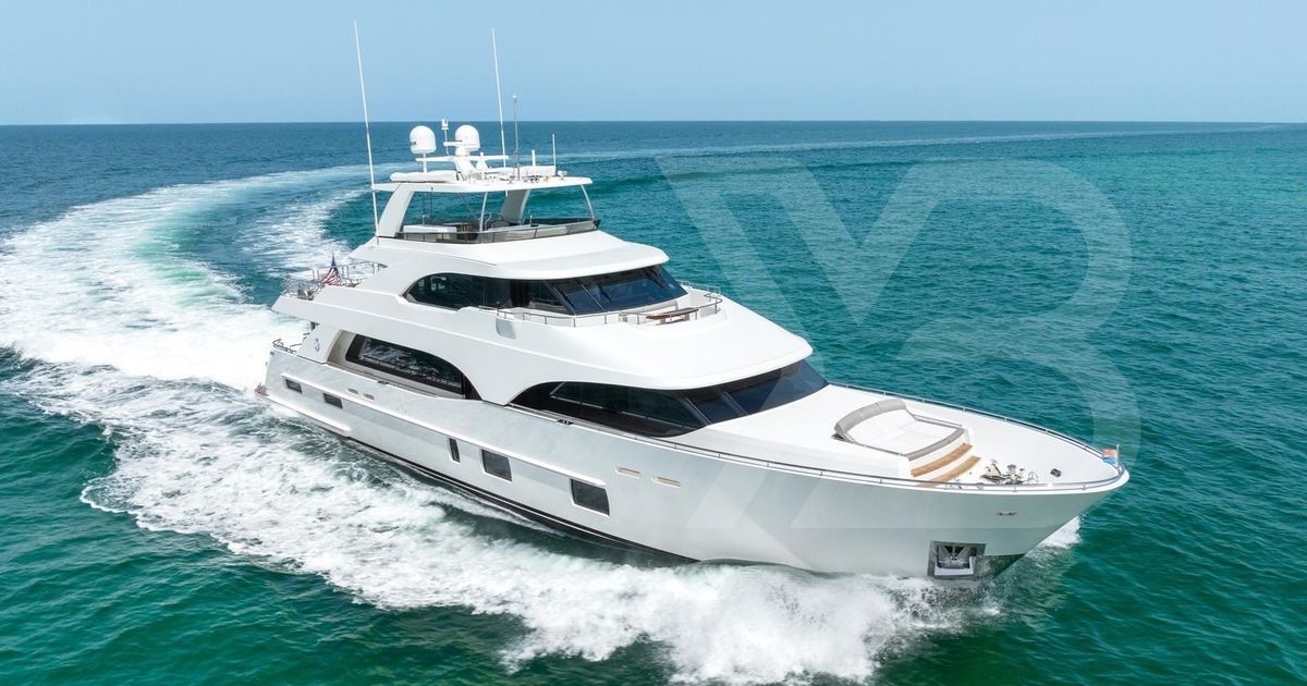 $1.5M Price Reduction on 34m Ocean Alexander 112 Megayacht Je Reviens ...