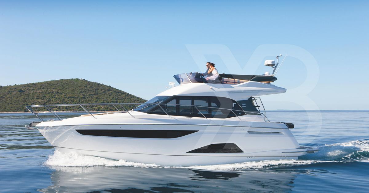 Bavaria R40 Fly Boat | YachtBuyer