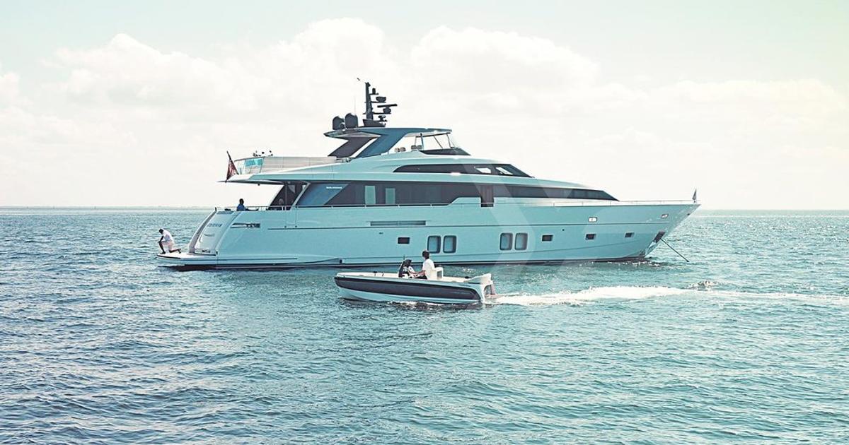CC160 Diesel-Jet Luxury Yacht | YachtBuyer