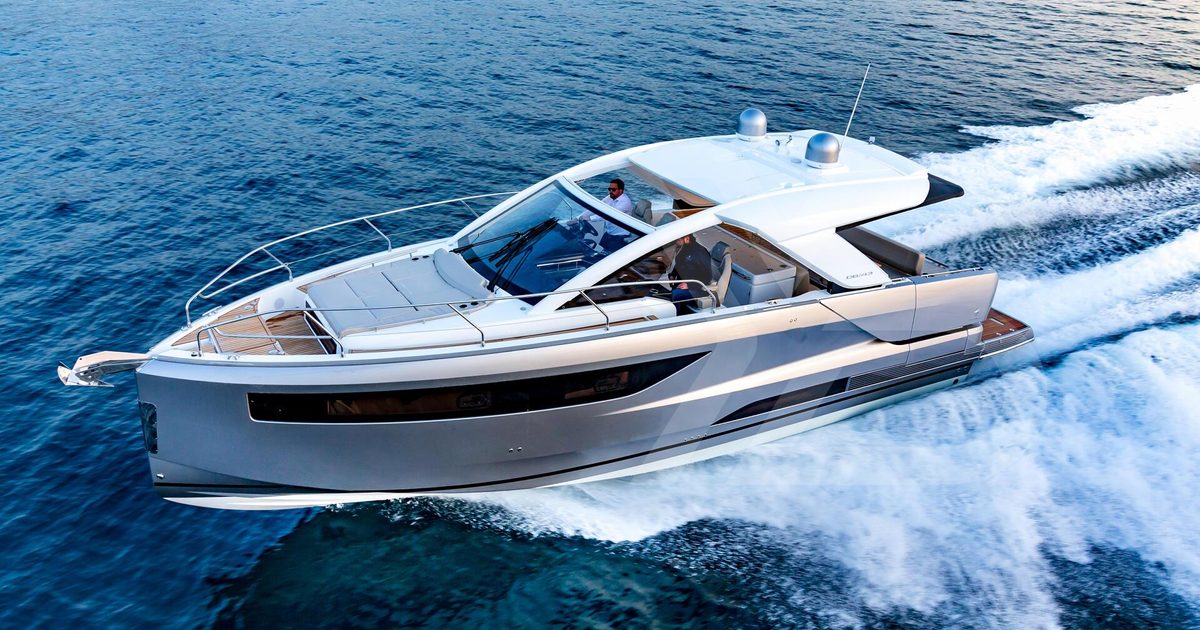 Jeanneau DB/43 Review (2024 Edition)