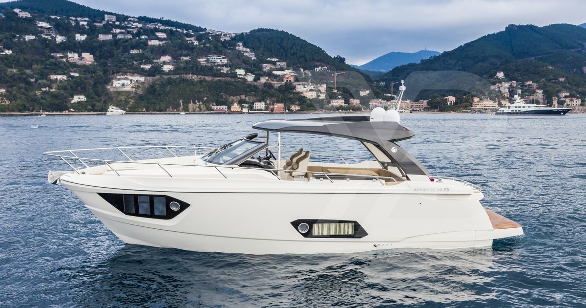 Absolute 40 STL Yacht (2012 - 2018) | YachtBuyer