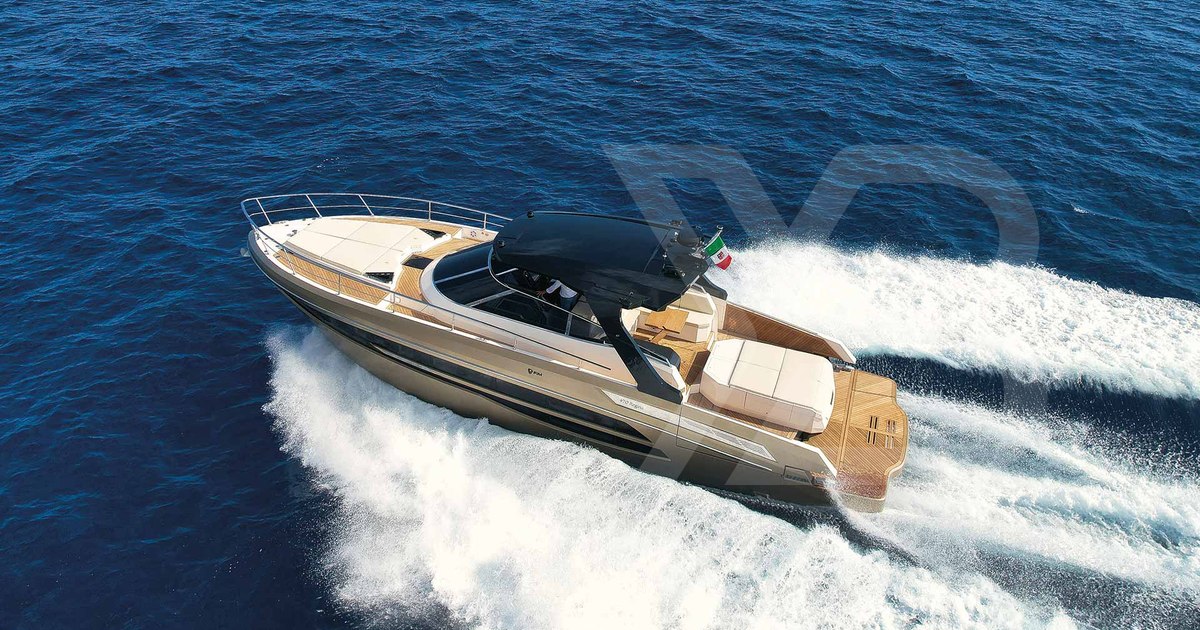 FIM 470 Regina Boat