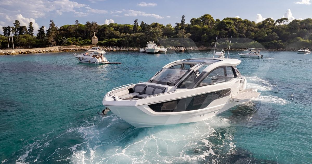Galeon 375 GTO Boat