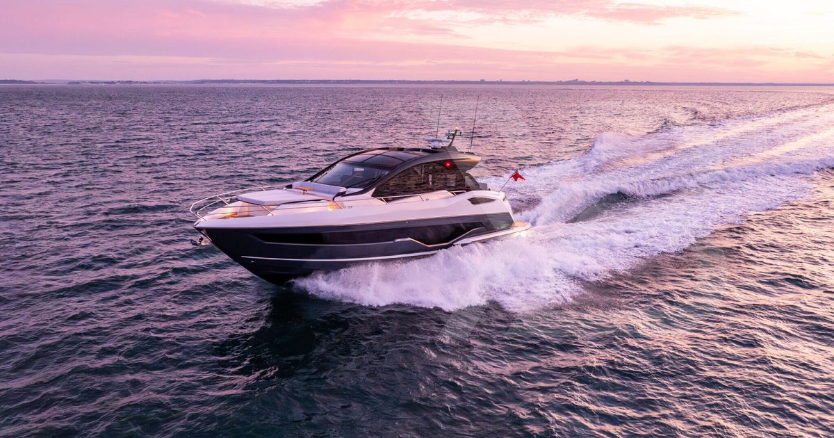 Sunseeker Predator 55 Debuts in Style at 2024 FLIBS | YachtBuyer