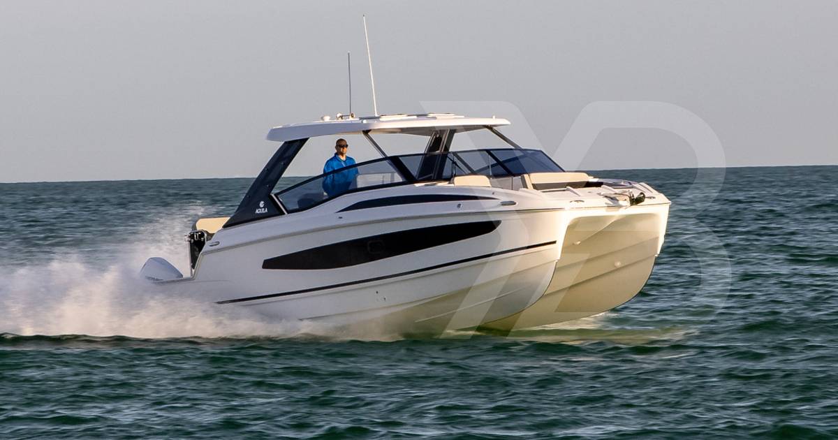 Aquila 32 Sport Powercat