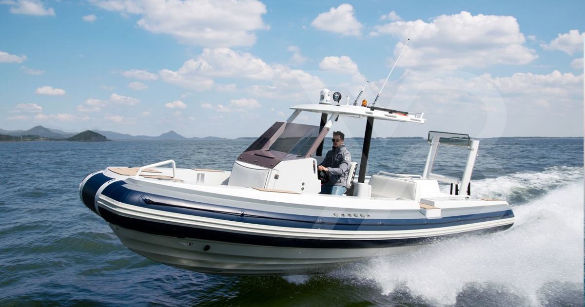 Xtenders 8.9M DRIB Beachlander Yacht | YachtBuyer