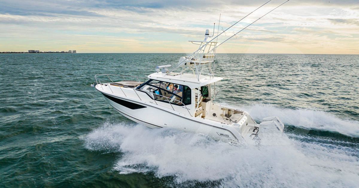 Boston Whaler 365 Conquest Boat