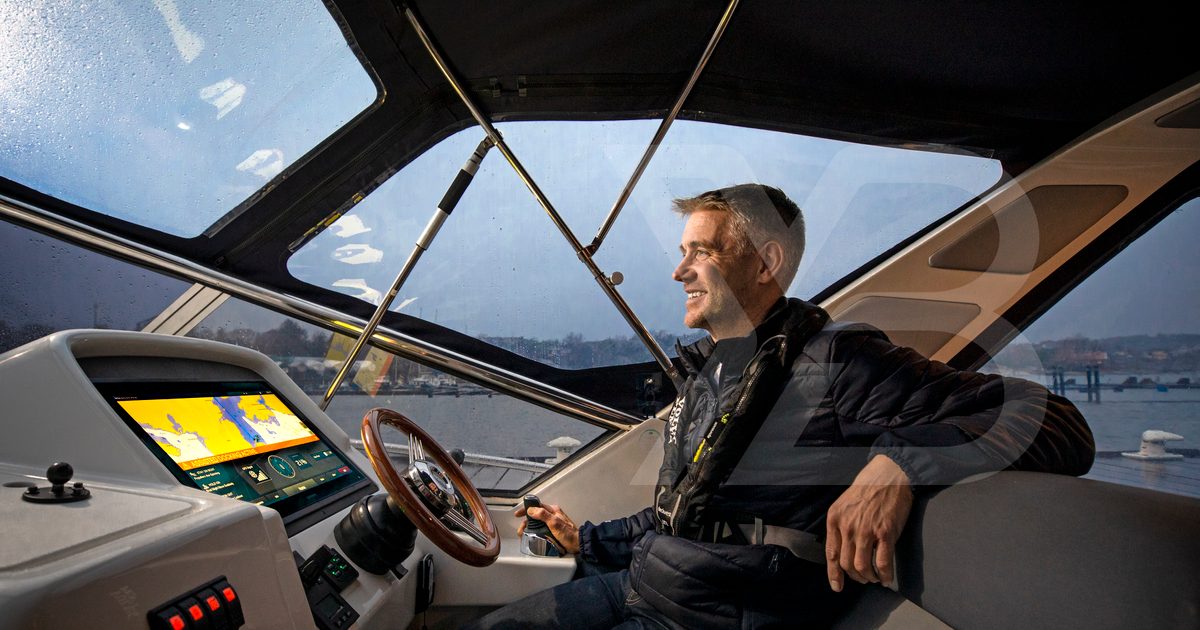 Volvo Penta’s assisted docking system takes home award | YachtBuyer