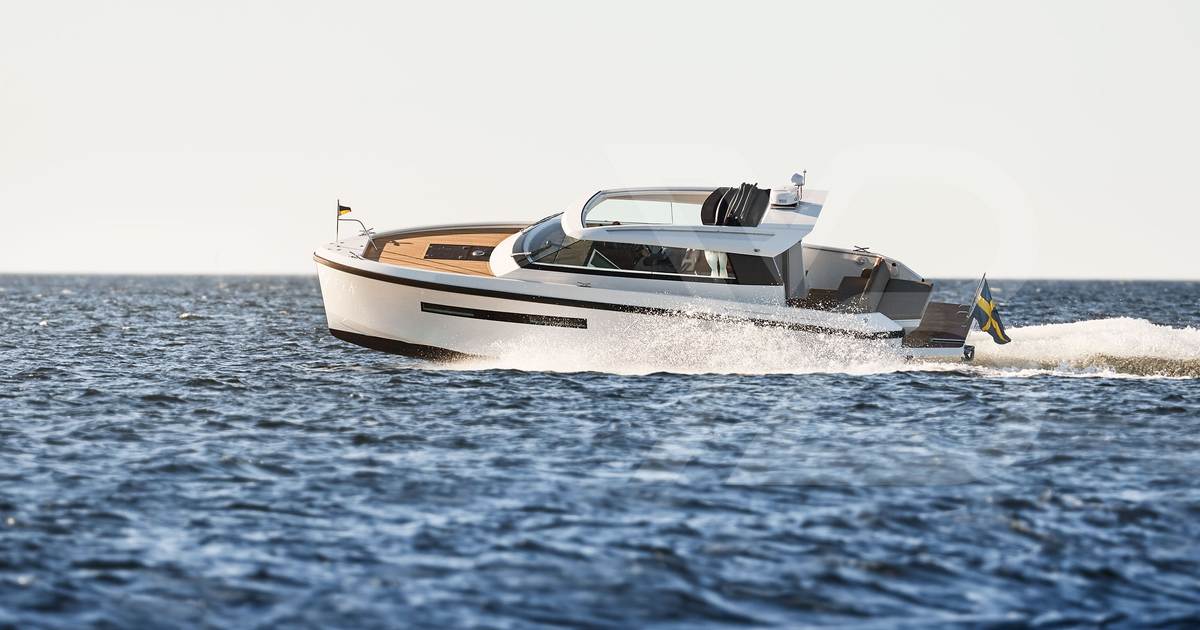 Delta Powerboats 33 Coupé Boat
