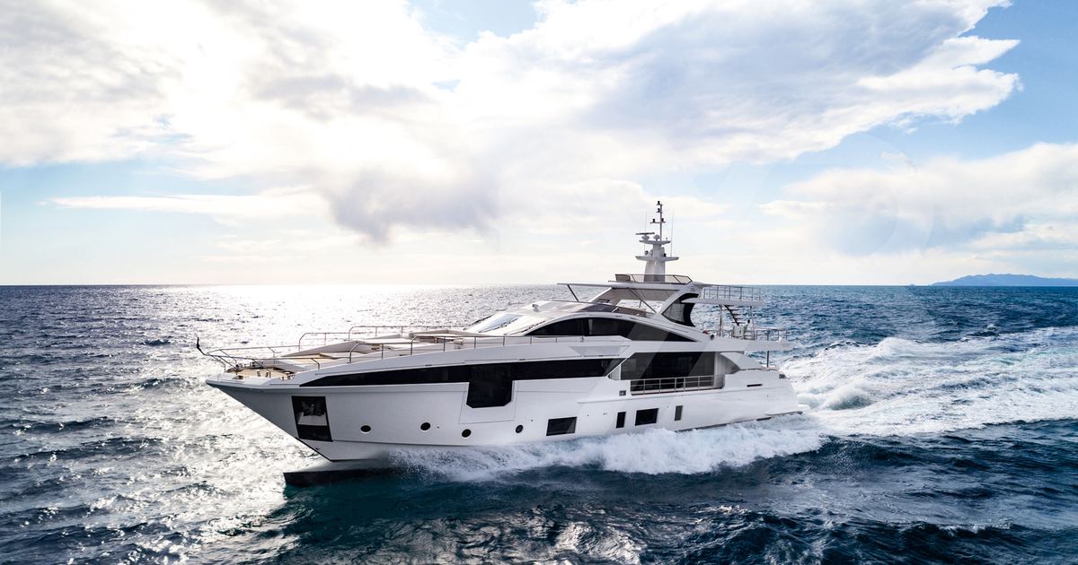 Azimut Grande 35 Wins Best New Production Award at Design & Innovation ...