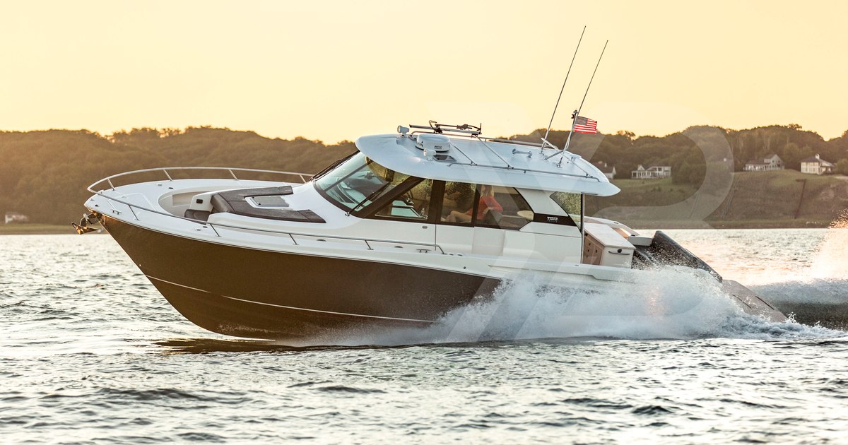 Tiara Q44 Yacht (2015 - 2018) | YachtBuyer