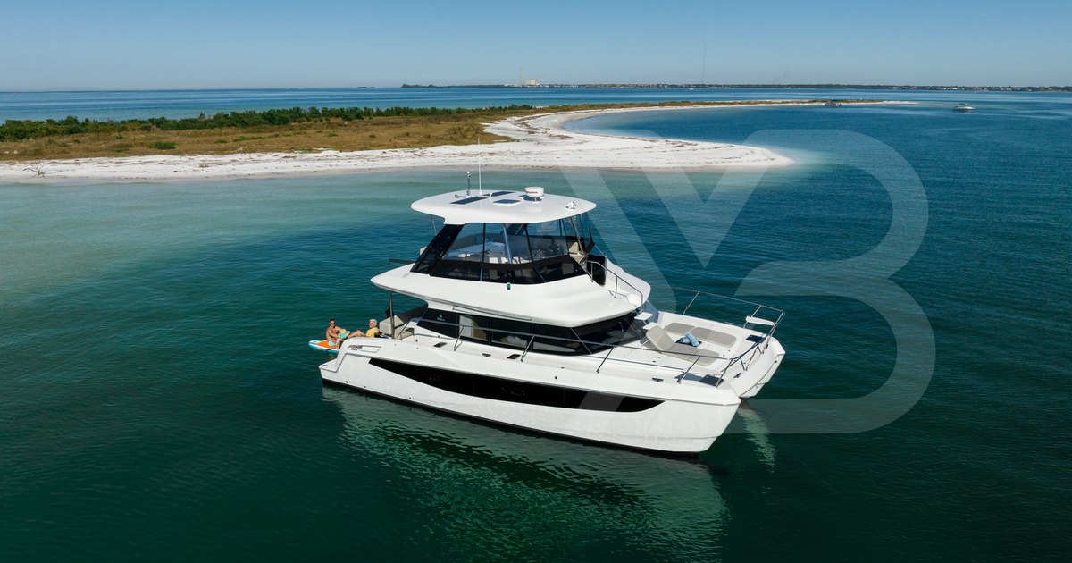 Aquila 42 Yacht Powercat