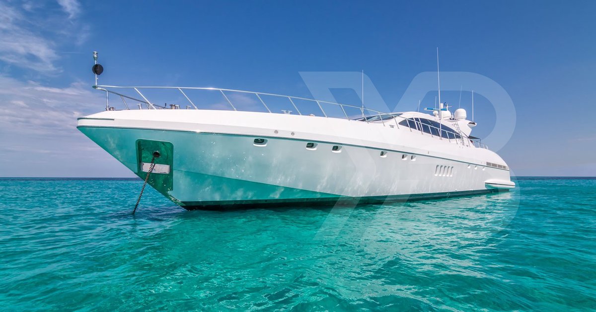LE MAGNIFIQUE Yacht - 110ft Mangusta 2002 | YachtBuyer