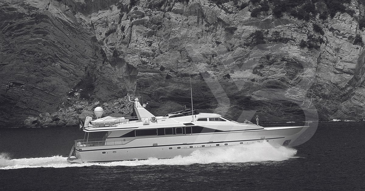 Azimut 90 Cockpit Yacht (1986 - 1990) | YachtBuyer