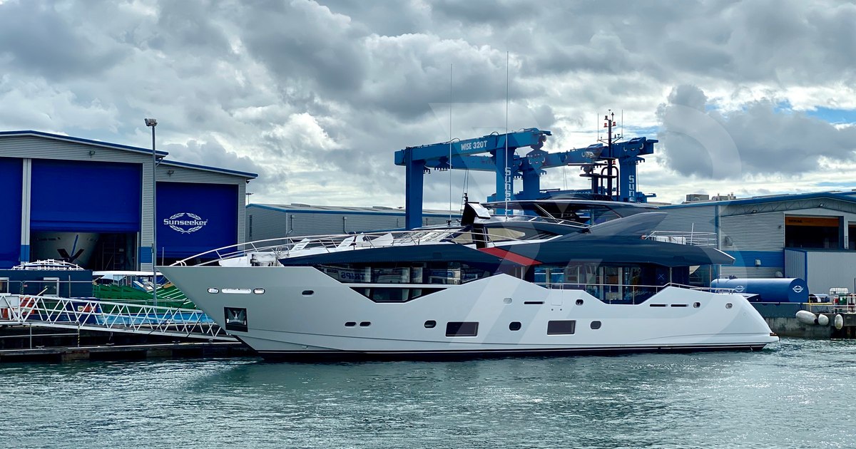 OUT OF THE BLUE Yacht - 36m (116ft) Sunseeker 2020 | YachtBuyer