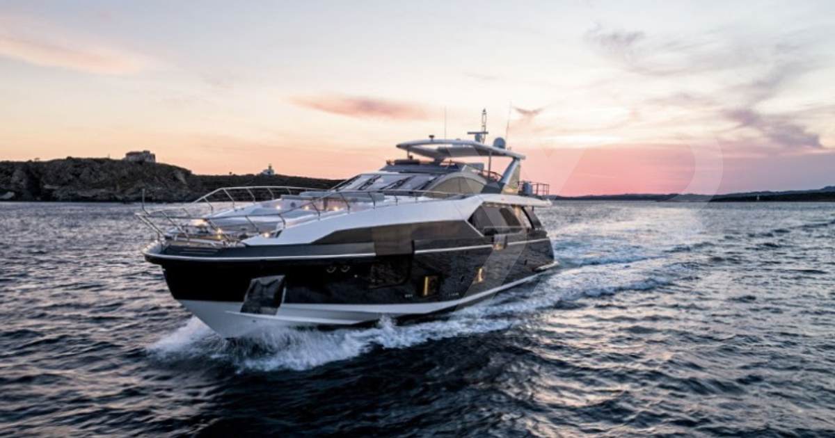 Azimut Present Three Premieres at Dubai Yacht Show | YachtBuyer