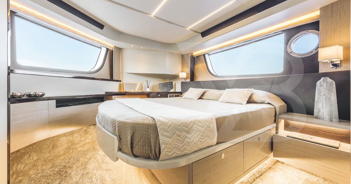 Absolute 47 FLY Review (2019 Edition) | YachtBuyer