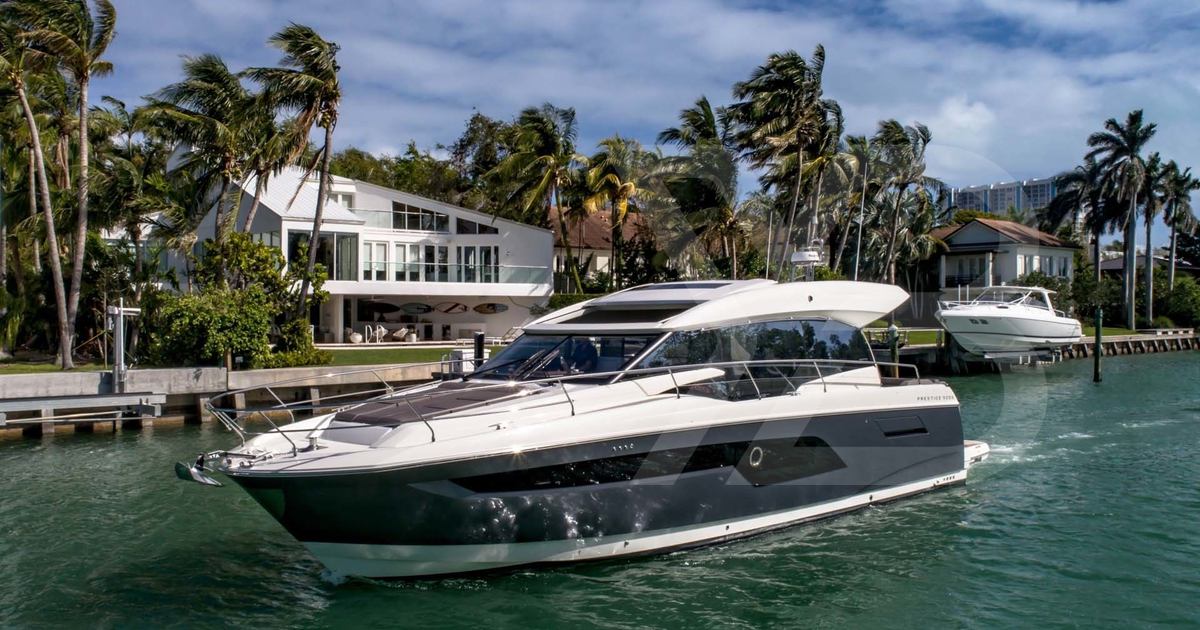 Prestige 520S Boat