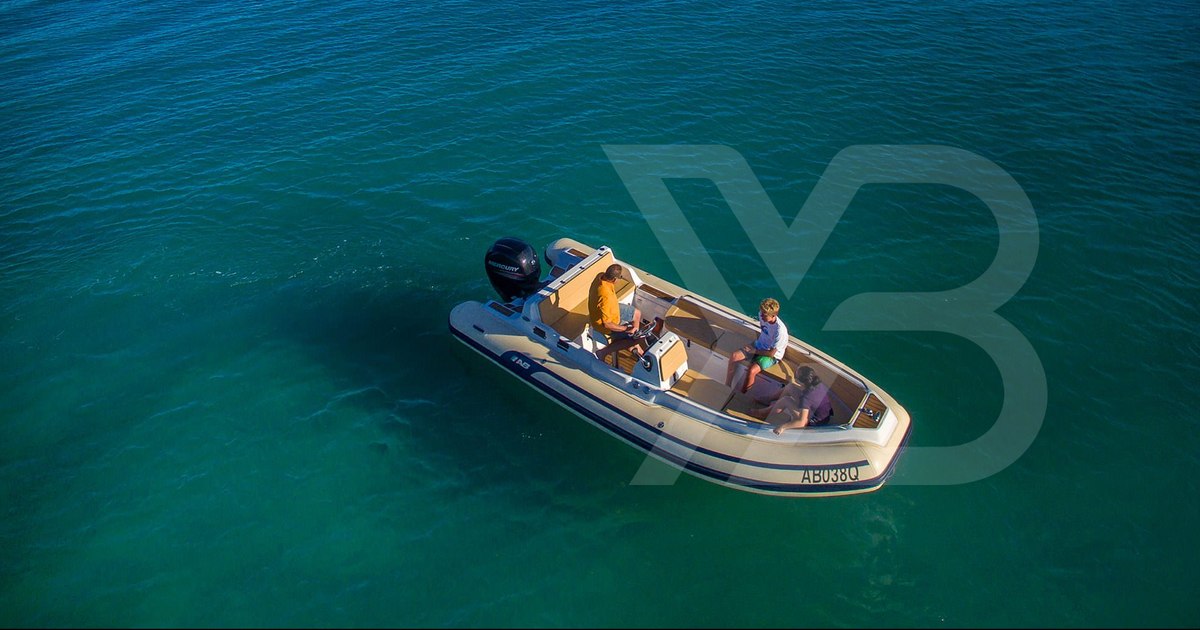 What Size Tender Do I Need? | YachtBuyer