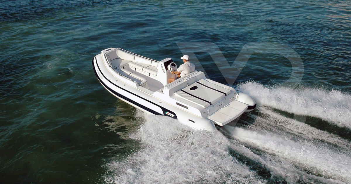 AB Nautilus 19 DLX I-O Yacht | YachtBuyer