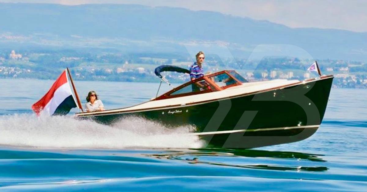 Long Island 25 Runabout Boat | YachtBuyer