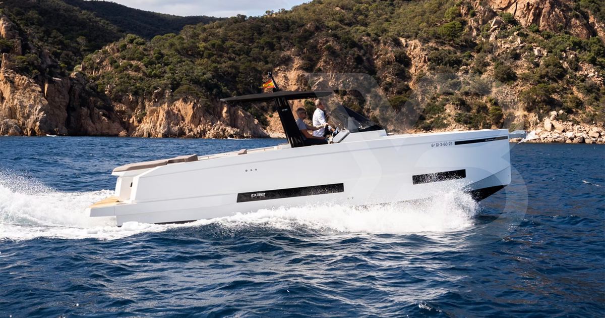 De Antonio D32 Boat