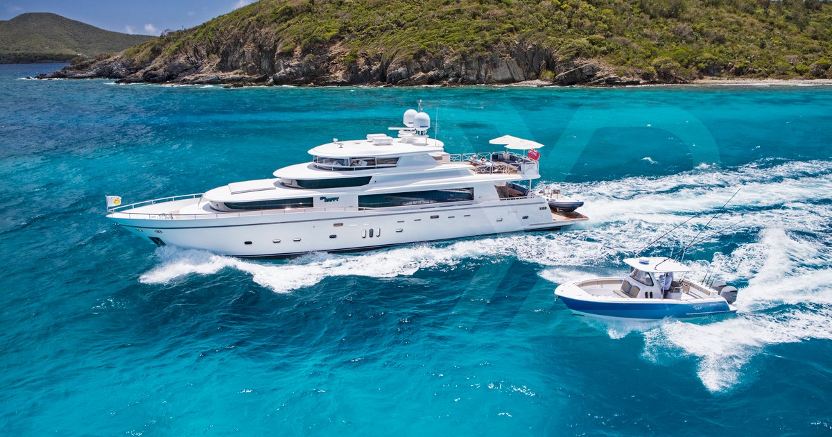 Johnson 110 Yacht