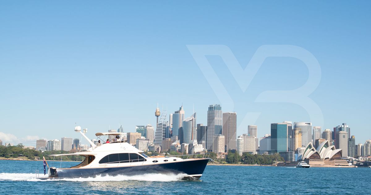 Palm Beach PB65 Flybridge Boat