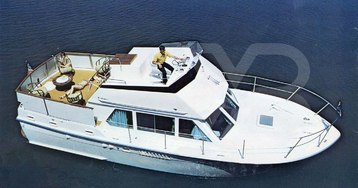Hatteras 38 Flybridge Double Cabin Yacht (1972 - 1978)