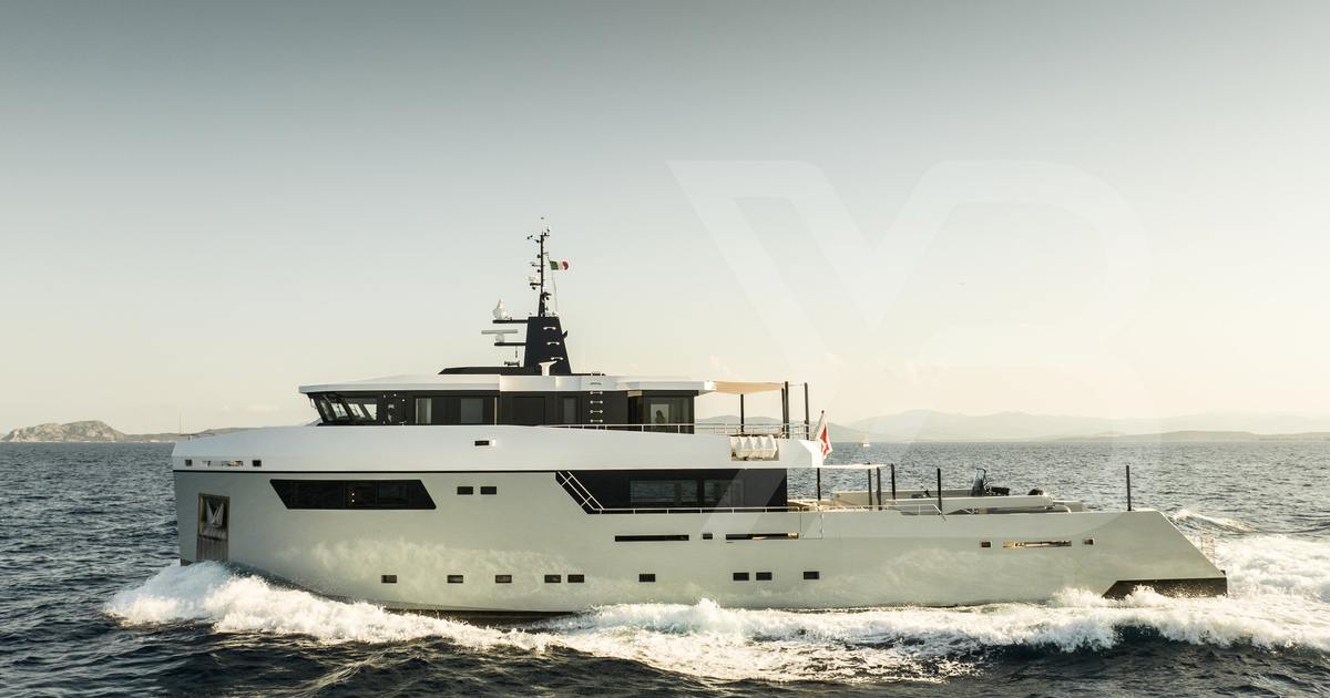 FOX Yacht - 115ft Pendennis 2024 | YachtBuyer