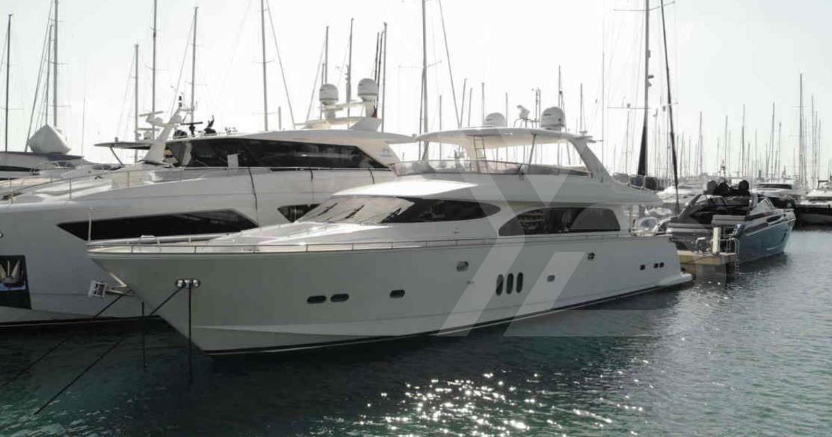 CARICIA Yacht - 90ft Horizon 2008 | YachtBuyer