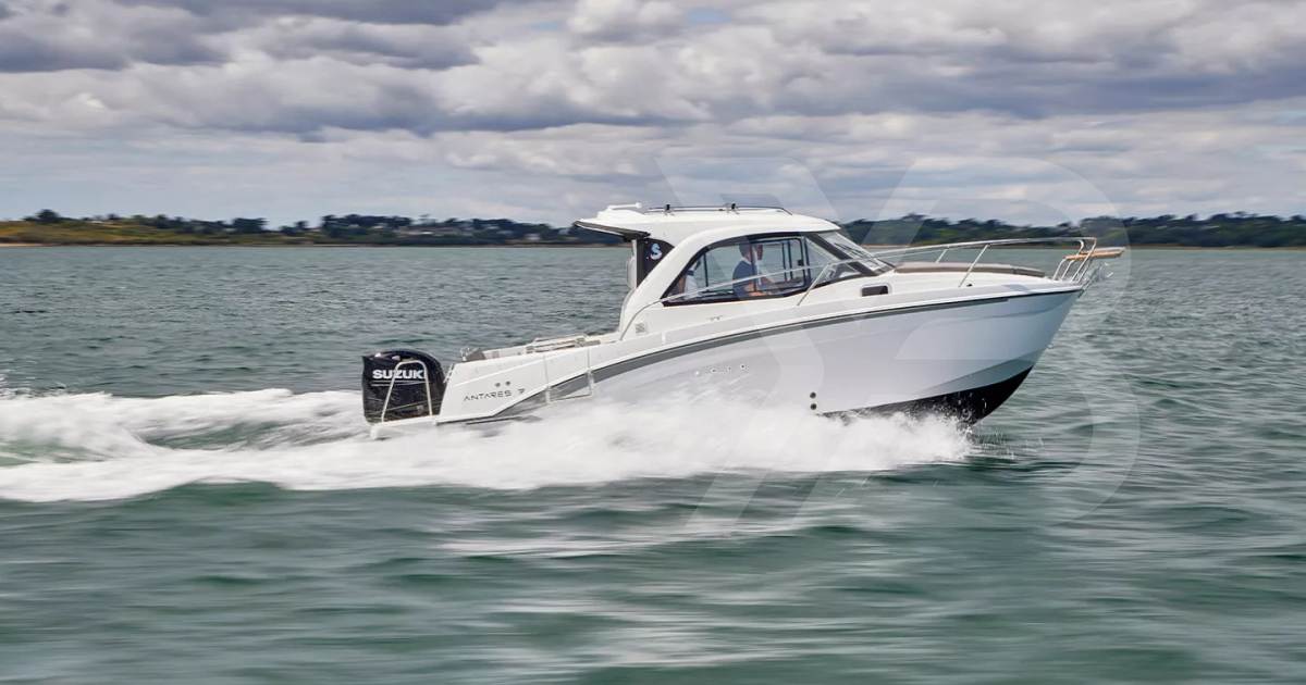 Beneteau Yachts Antares 7 Boat
