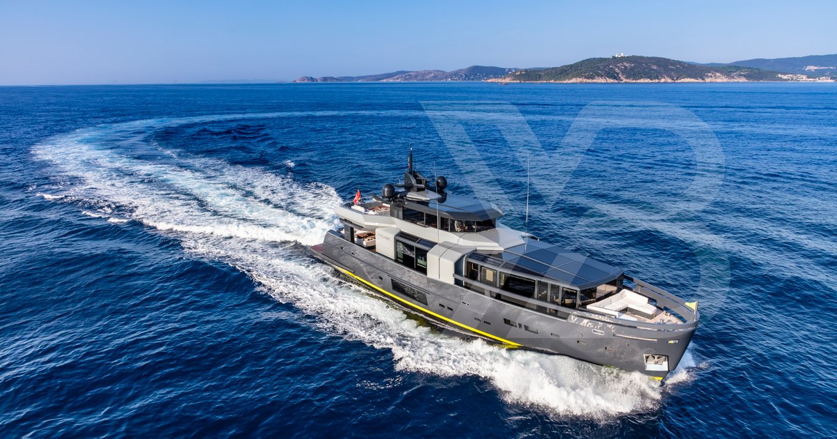 Arcadia A105 Yacht
