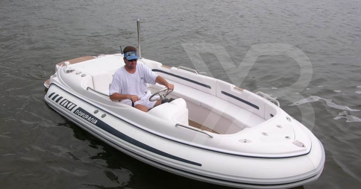 Equator Series 500 Yacht | YachtBuyer