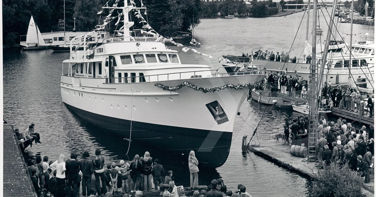 TIP TOP III Yacht - 36m (115ft) Feadship 1972 | YachtBuyer