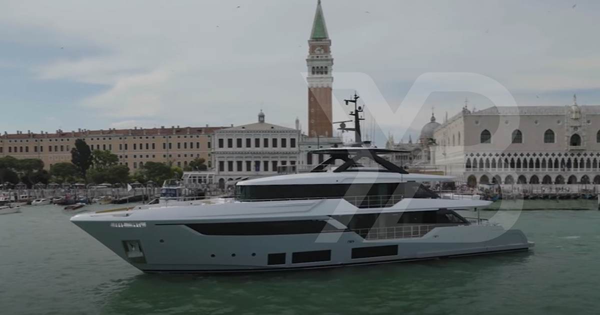 Custom Line Navetta 38 debuts in Venice | YachtBuyer