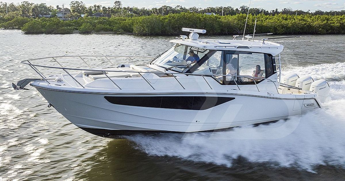 Boston Whaler 405 Conquest Boat
