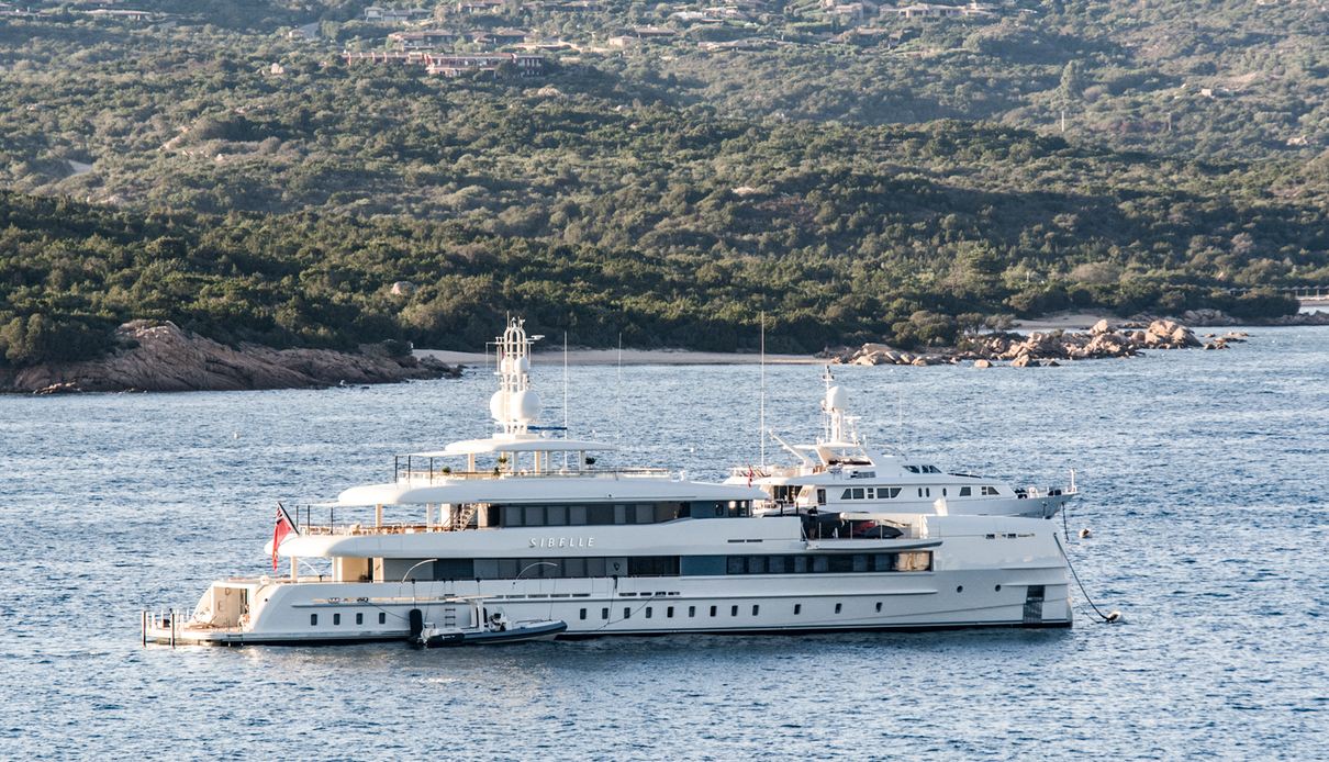 SIBELLE Yacht - 165ft Heesen 2015 | YachtBuyer