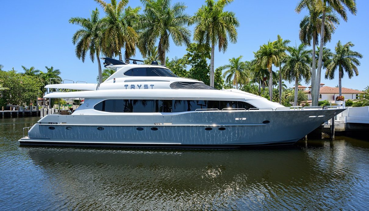 TRYST Yacht - 29m (95ft) Lazzara 2001 | YachtBuyer